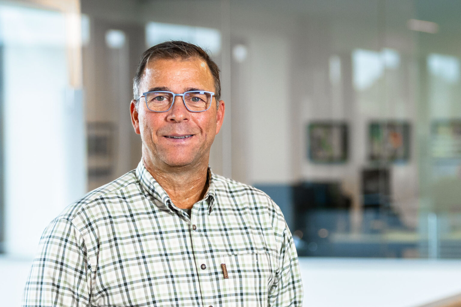 Contact our employees | Dansk Gummi Industri A/S